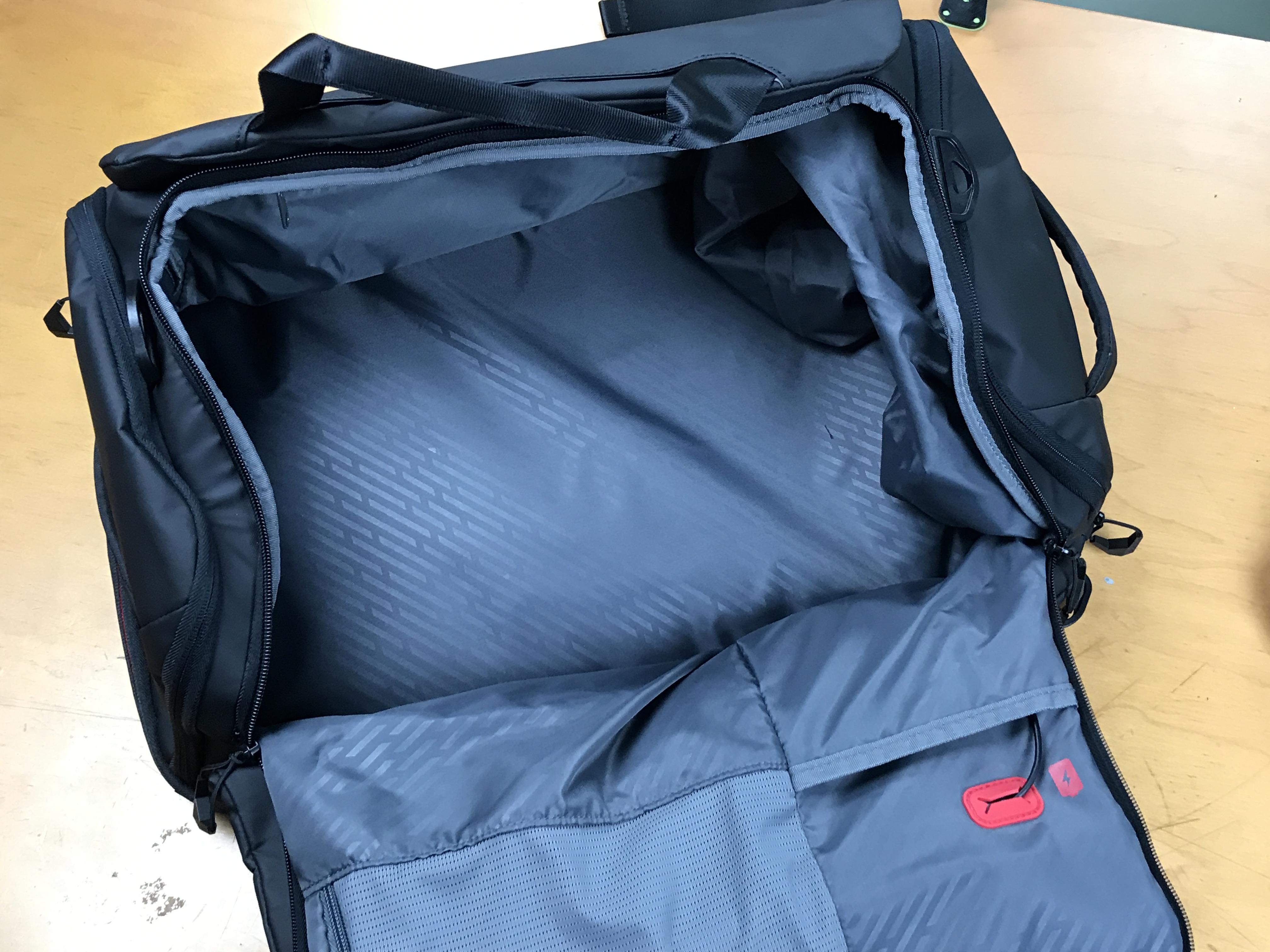 Recensione HP Gaming Omen Transceptor Duffle Bag – ZEROLOOP UNBOXING